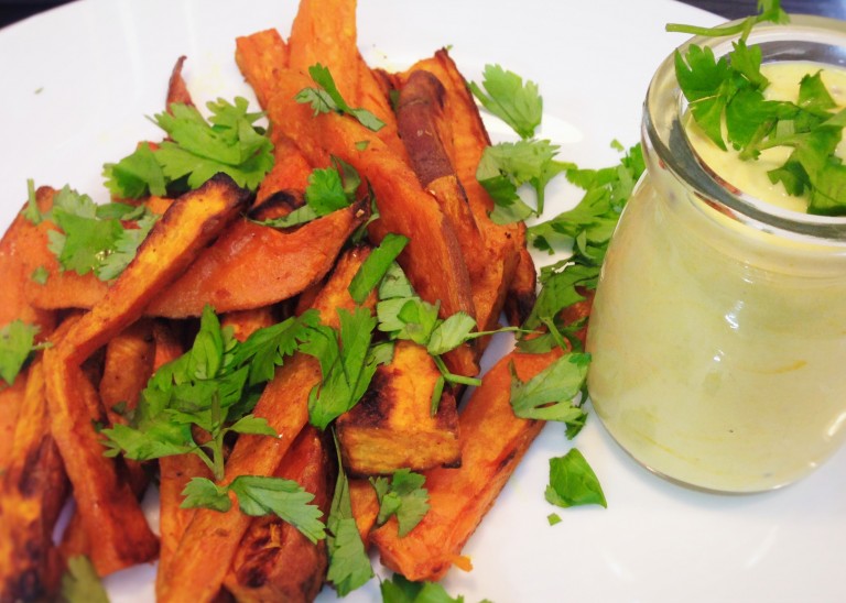 SALDŽIOSIOS BULVĖS SU JOGURTINIU PADAŽU - Veg4U