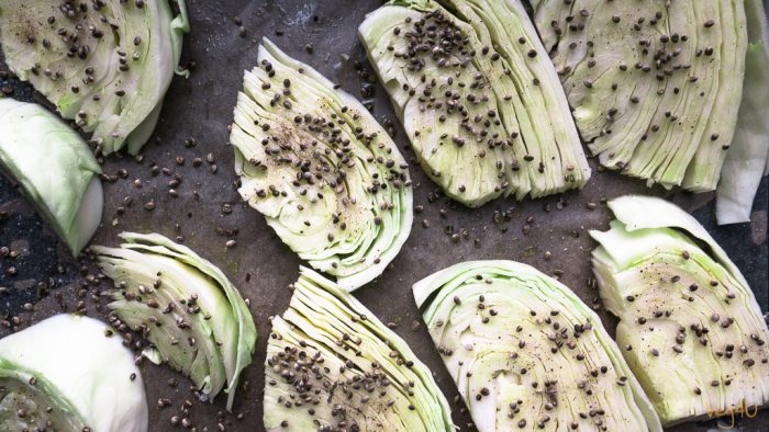 Orkaitėje kepti kopūstai su kanapių sėklomis - Veg4U
